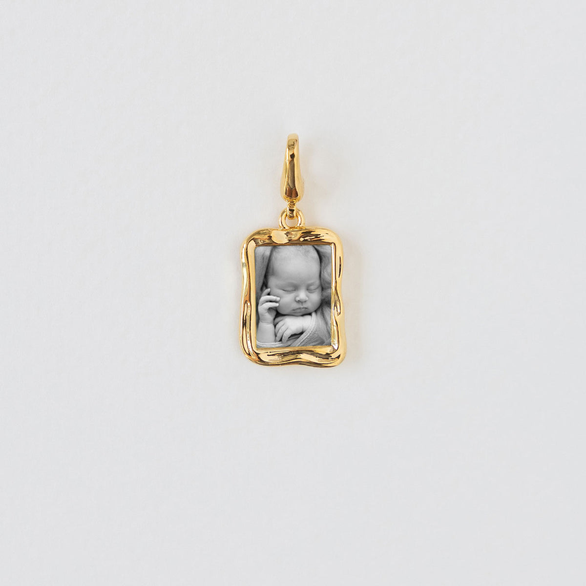 Isabel Portrait Pendant | Custom Photo Charm by Raiz