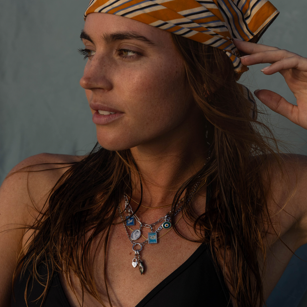 Vera Oval Customizable Portrait Pendant | Custom Photo Charms - Raiz